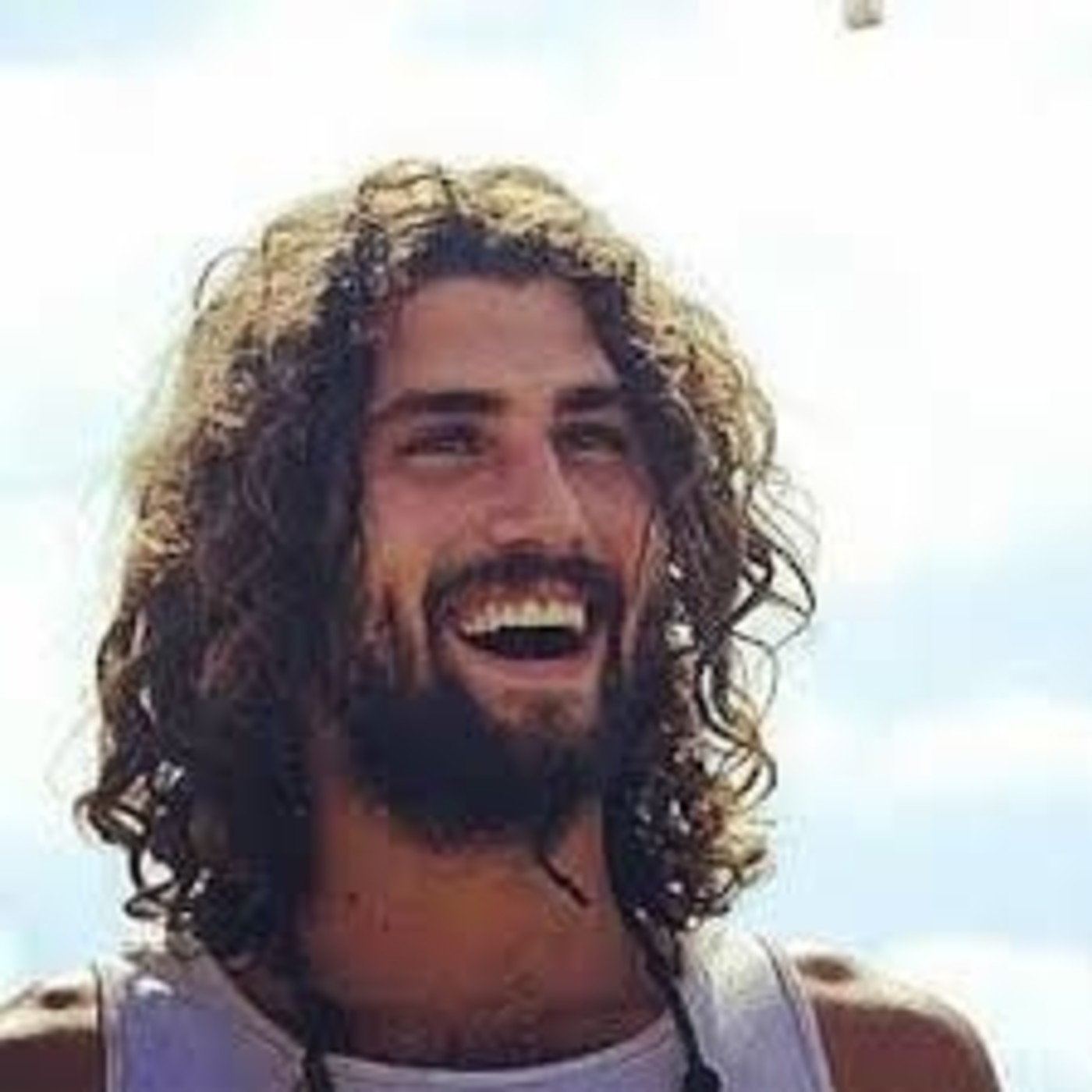 Astola - Ermitaño en Lucía Gayoso música en mp3(16/05 a las 14:29:32 ...