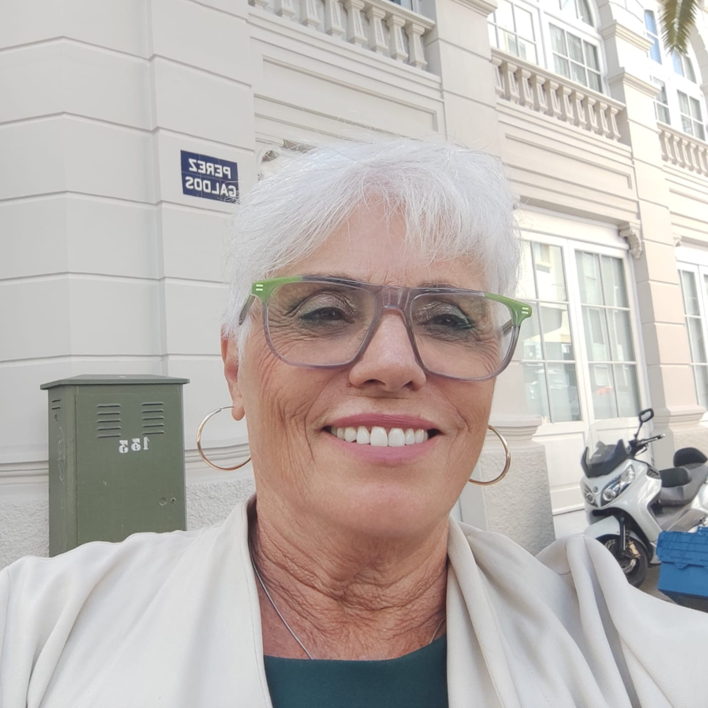 Alicia Lo's Instagram, Twitter & Facebook on IDCrawl