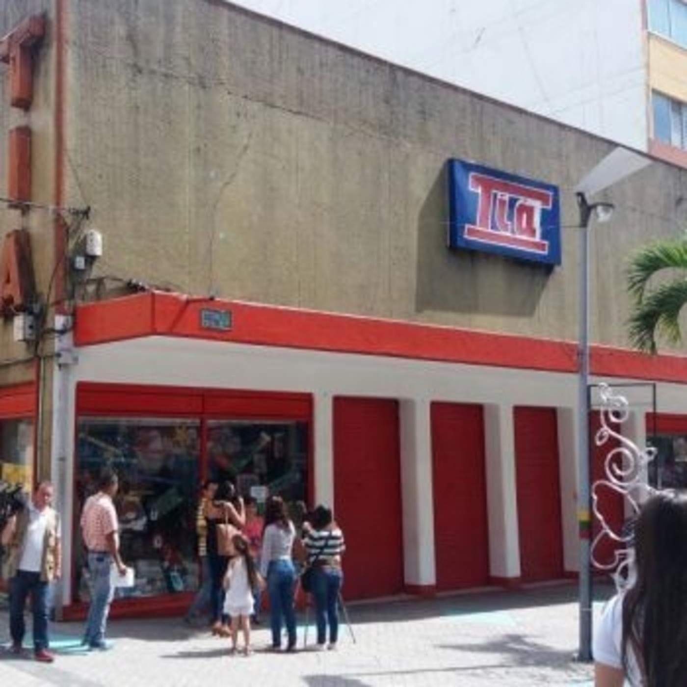 SE ACABA ALMACEN TIA EN IBAGUE Y COLOMBIA, EMPLEADA CUENTA SU ...