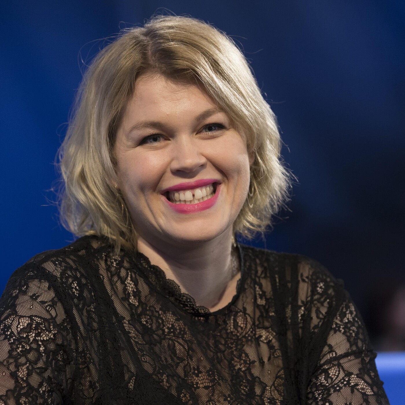 Das veränderte Ich: Autorin Berit Glanz über digitale Filter und die Folgen - kulturWelt ...