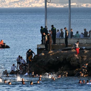 2x21 Invasión de Ceuta, el 15M y caída del Bitcoin - Déjame Hablar, un ...