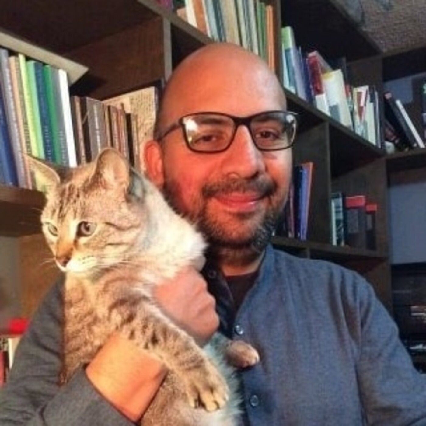 Mini Lectura musicalizada 73 - Otras voces I - "El héroe anónimo ...