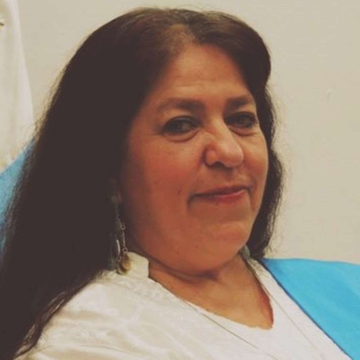 Presentes, poema de Guisela López - Relatos, poemas y más - Podcast en ...