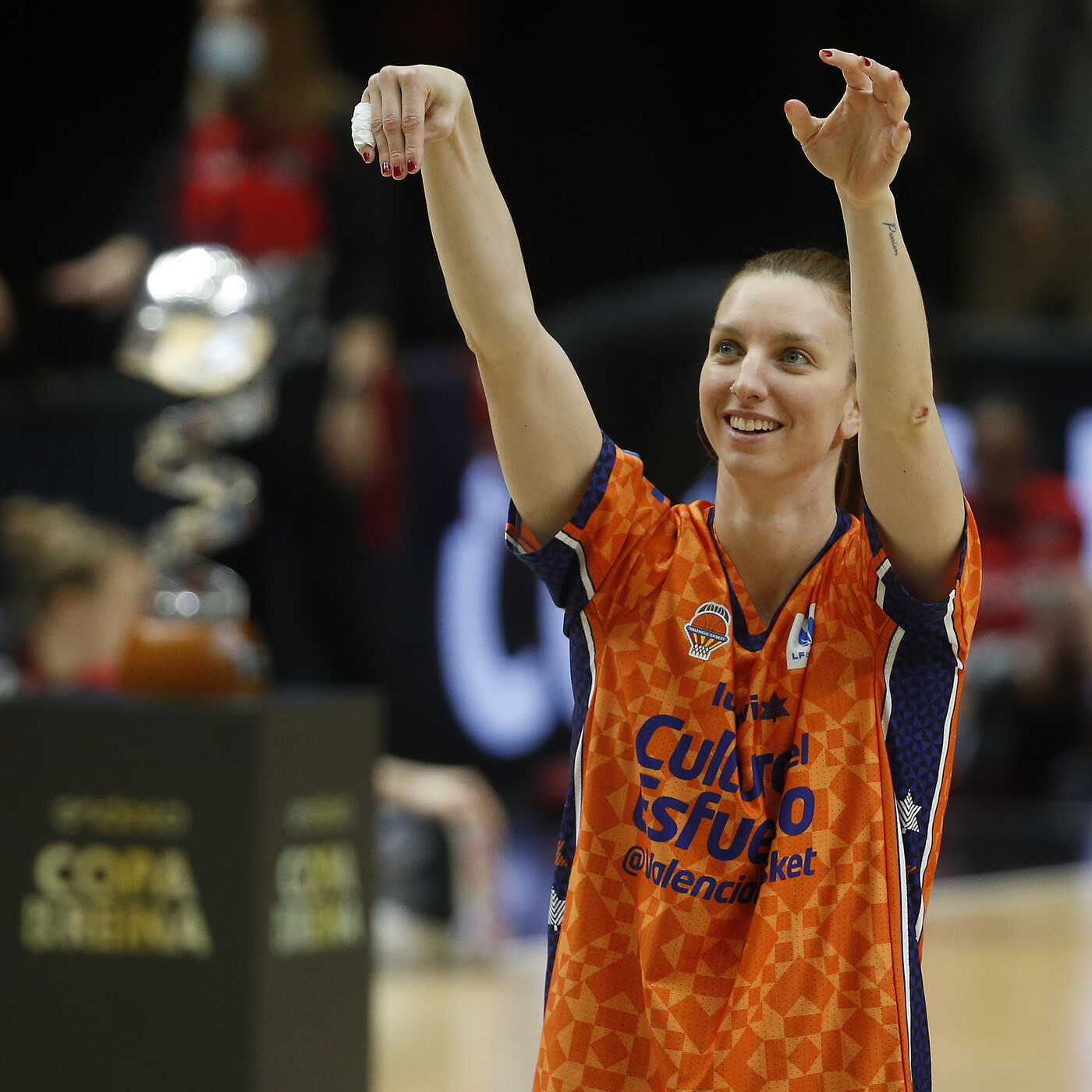 Entrevista Laura Gil (Valencia Basket Femení) 11/03/2021 en Esports ...