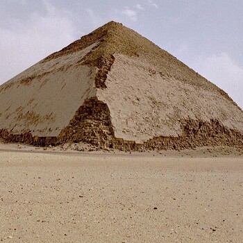 Desmontando la historia T4: El misterio de la pirámide curva ...