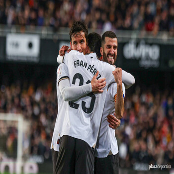 Un equip sorprenent - 90 Minuts - Podcast en iVoox